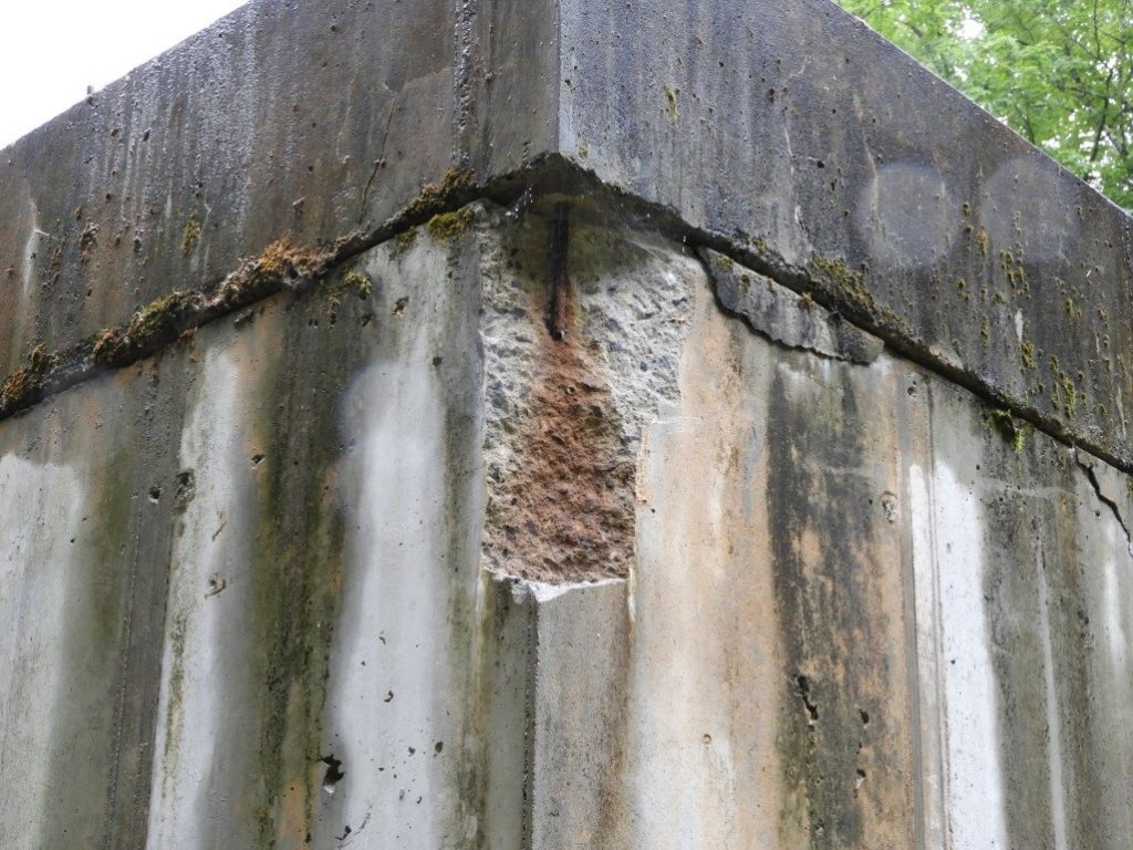 Example of Spall at Top of Wall - Carrasquillo Associates
